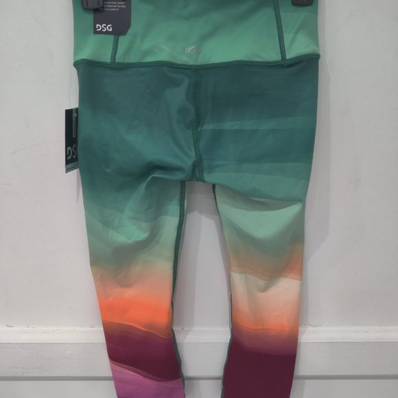 DSG | Pants & Jumpsuits | Nwt Dsg Womens Performance Capri Legging ...